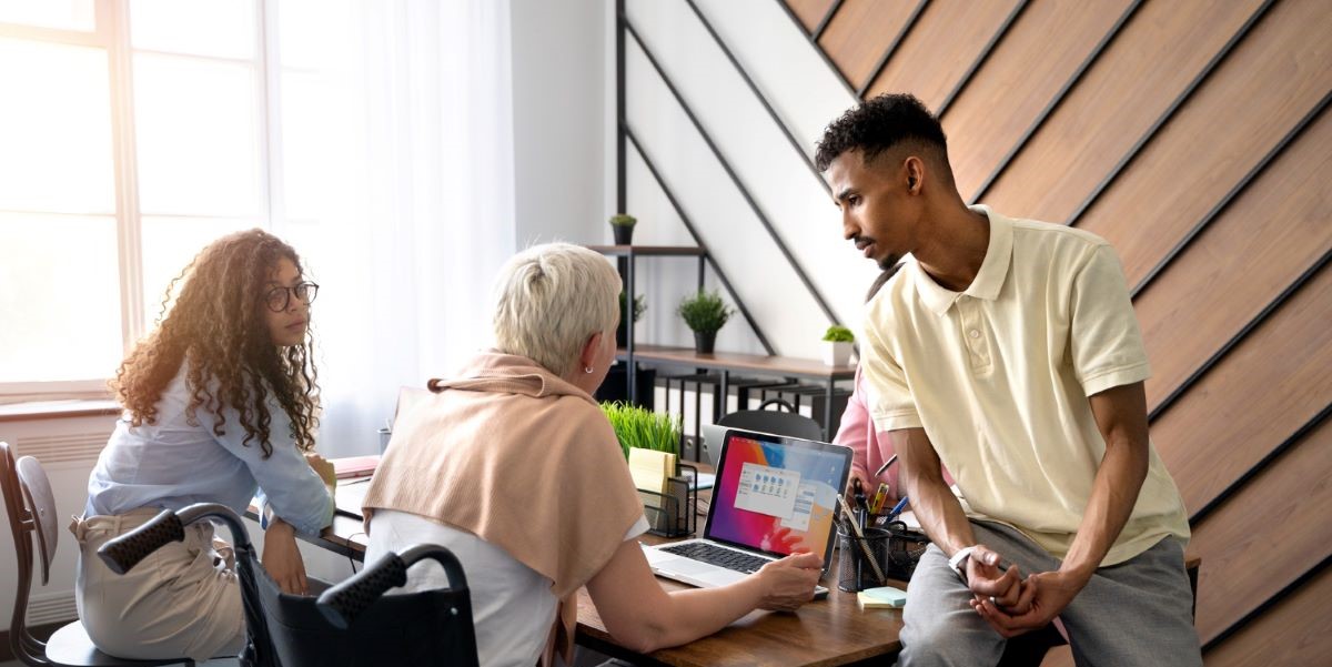 Retail Recruiting Strategies to Follow on Social Media!